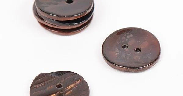 Drops buttons Mother of Pearl with natural finish. Online yarn shop ...